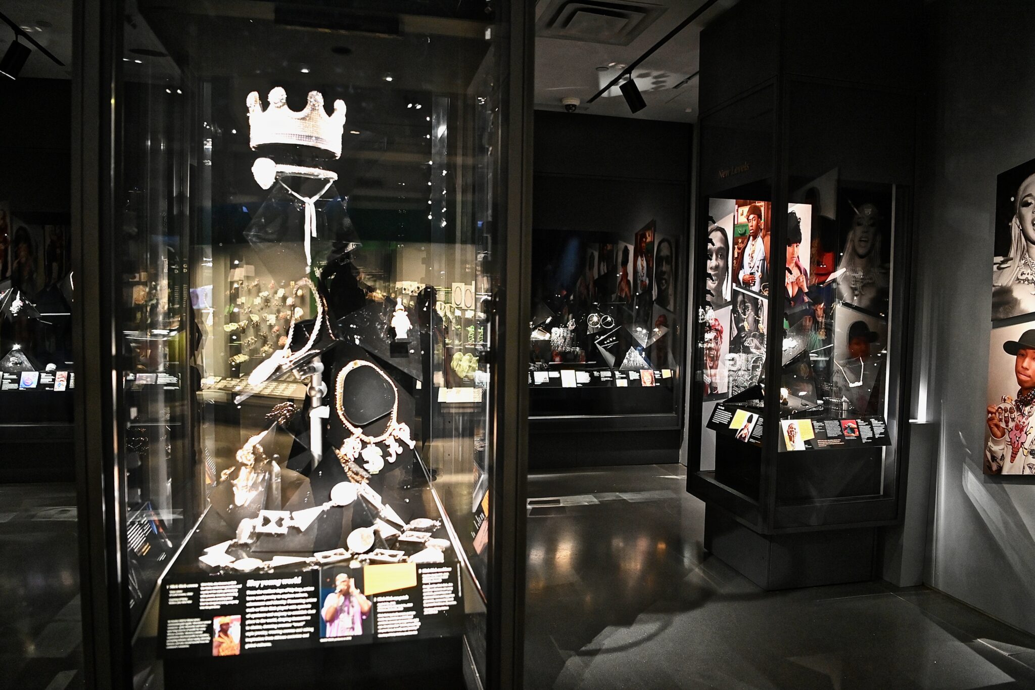 "Hip Hop's Ice Cold" Jewelry Exhibit at the American Museum of Natural ...